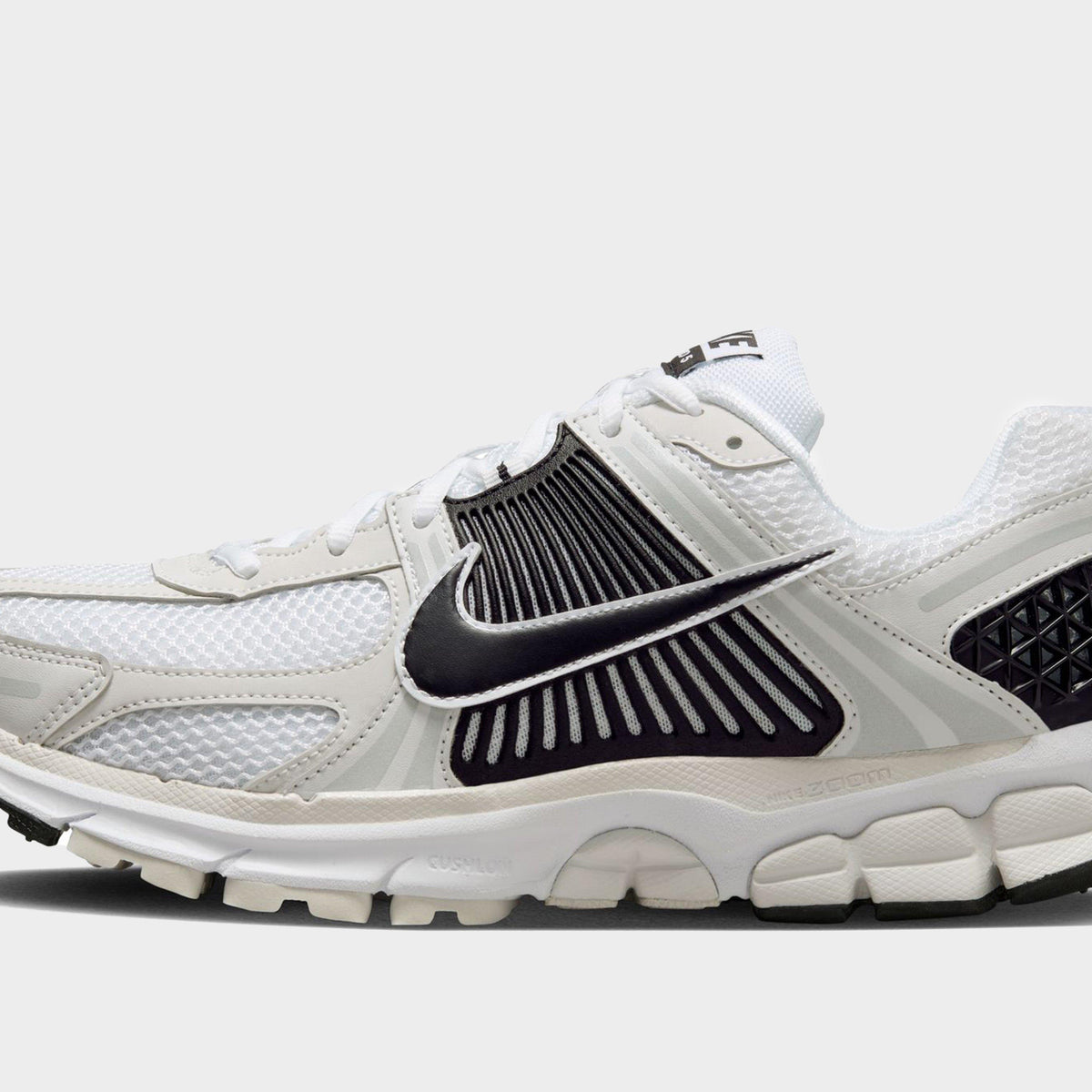 White Nike Zoom Vomero 5 - JD Sports Singapore
